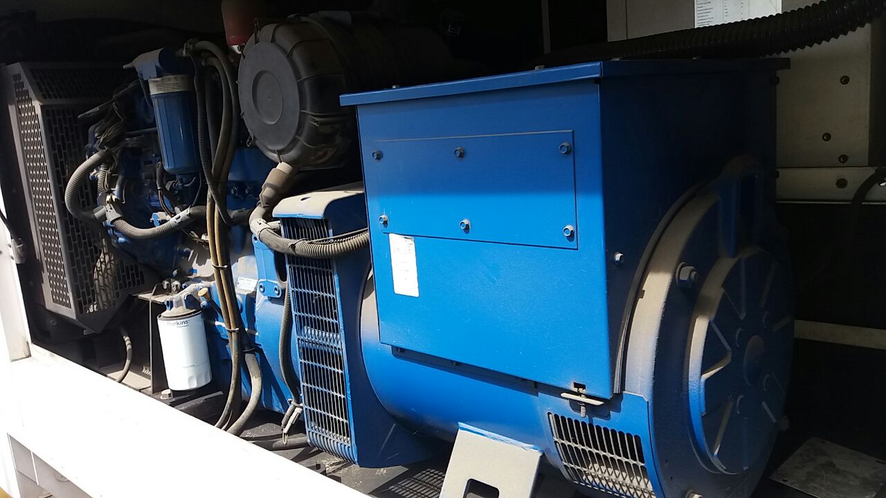 Genset Bekas Perkins, 1104C-44TAG2, Generator Leroy Somer, 100 Kva ...
